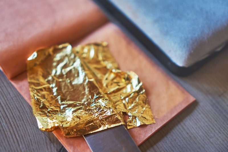 Les techniques du doreur et le matériel de dorure qu'il utilise - Next Post